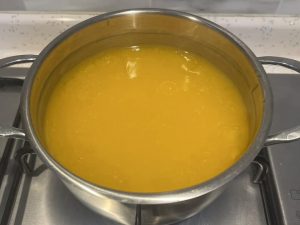 Desert cu griș si sos de portocale, o delicatesă usor de pregătit