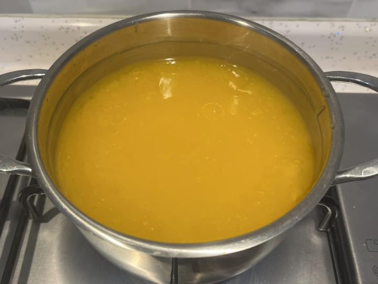 Desert cu griș si sos de portocale, o delicatesă usor de pregătit